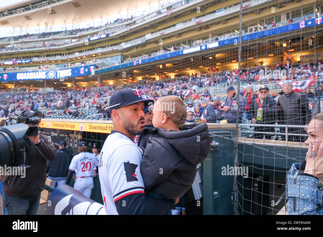 Minneapolis, Minnesota, USA. 4th Apr, 2024. Minnesota Twins shortstop ...