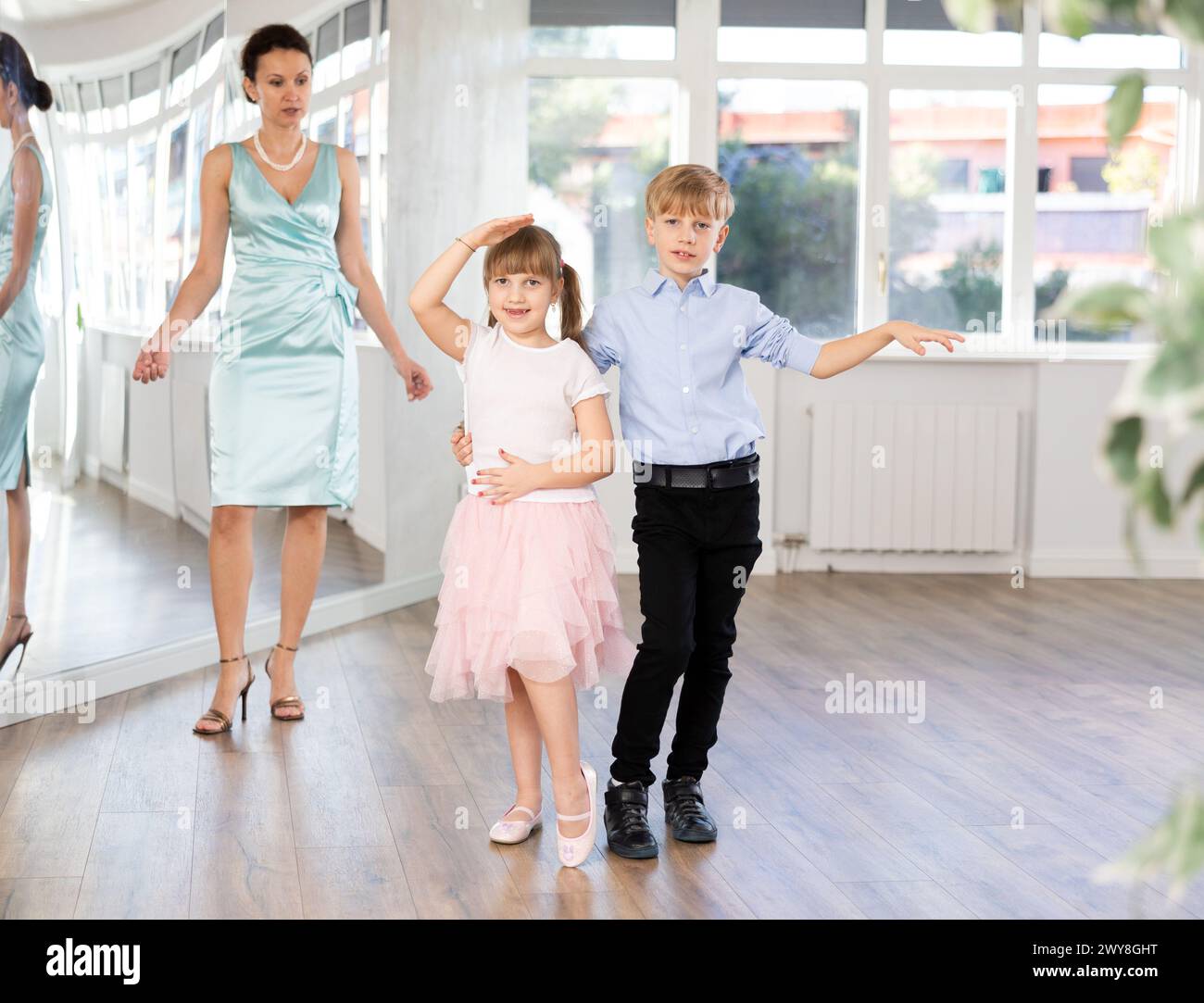 Children rumba dance class hi-res stock photography and images - Alamy