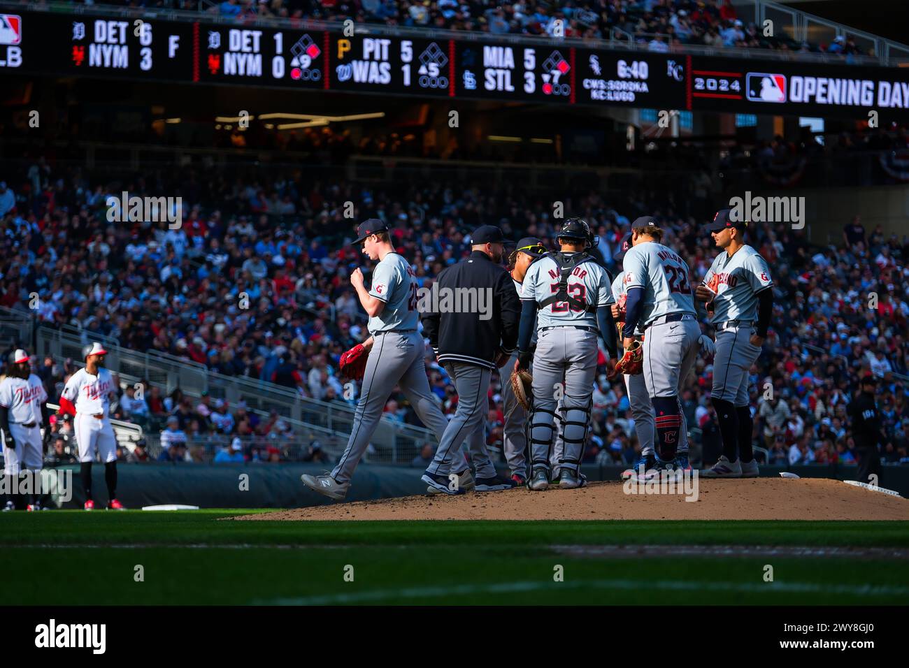Minneapolis, Minnesota, USA. 4th Apr, 2024. Cleveland Guardians relief ...