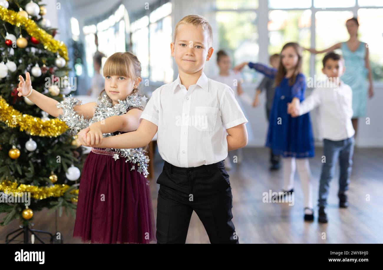 Children dancing party hall hi-res stock photography and images - Alamy