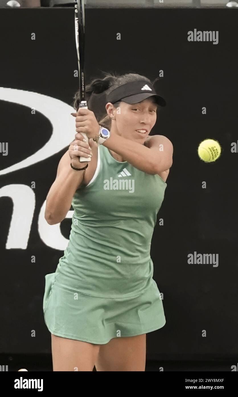 Jessica pegula amanda anisimova hi-res stock photography and images - Alamy