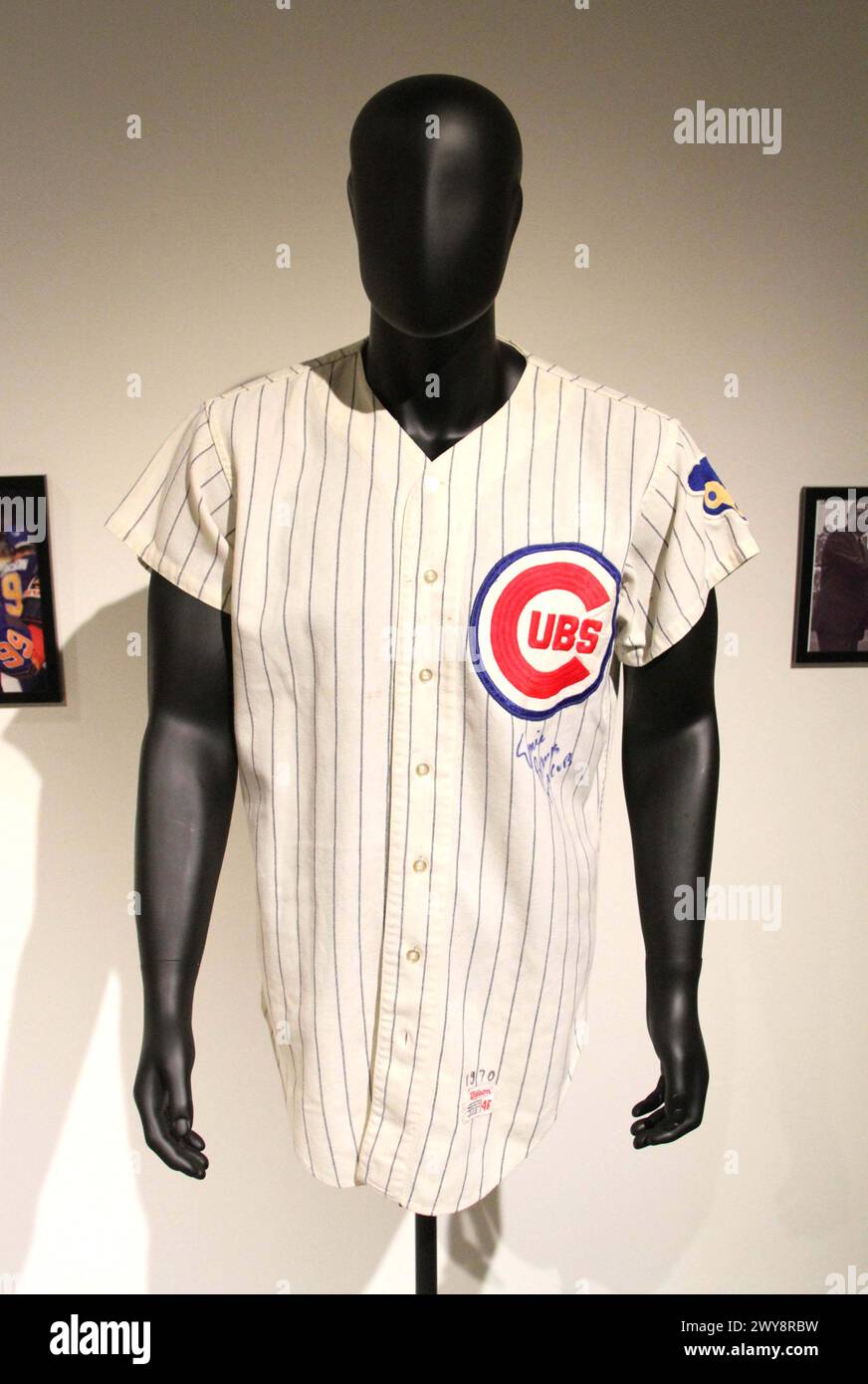 Ernie banks 1970 hi-res stock photography and images - Alamy