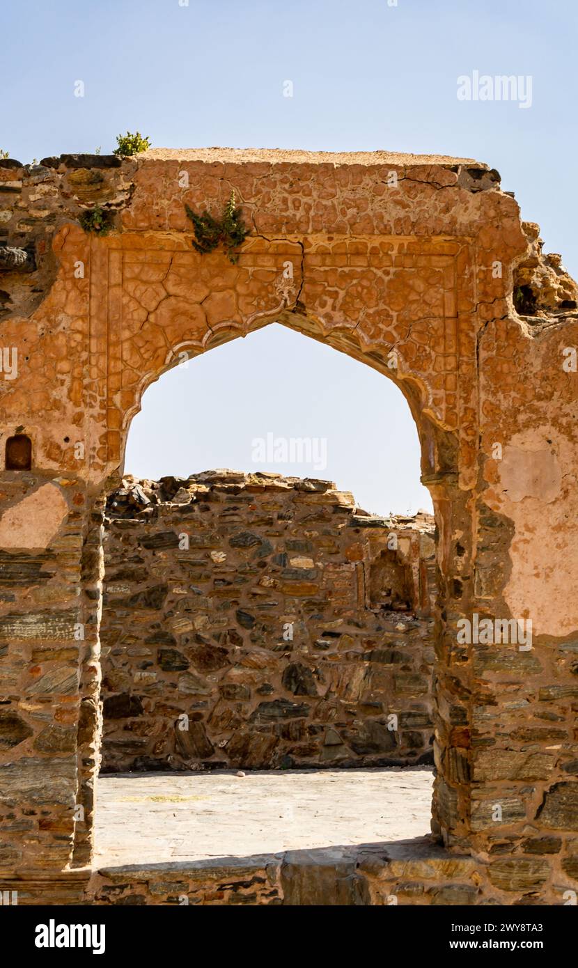 Ancient fort ruins hi-res stock photography and images - Alamy