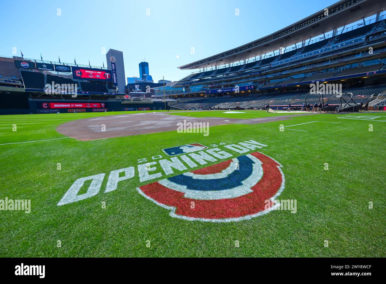 April 4, 2024, Minneapolis, Minnesota, USA: A wide view of the MLB ...