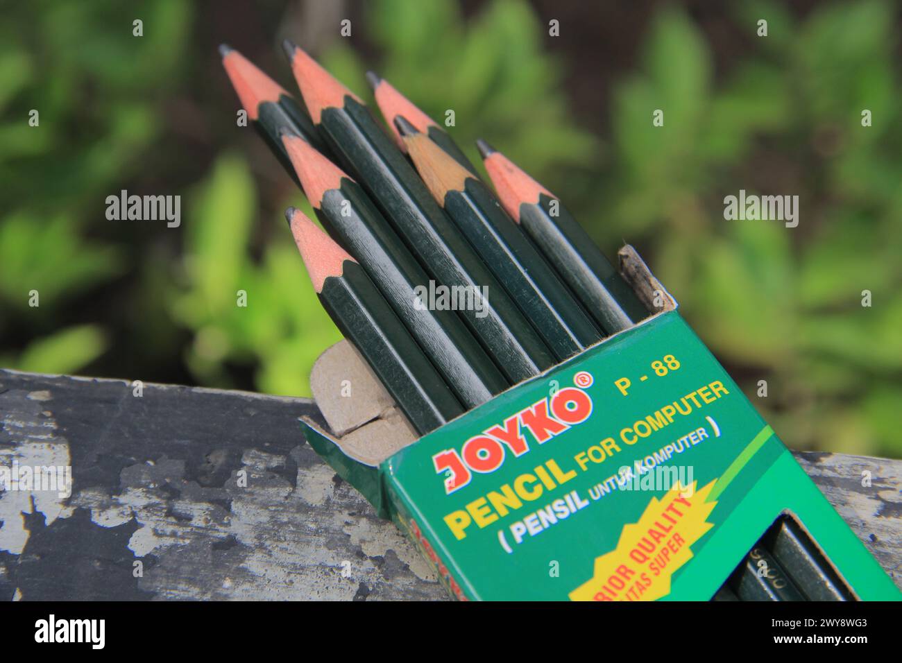 Multiple choice computer hi-res stock photography and images - Alamy