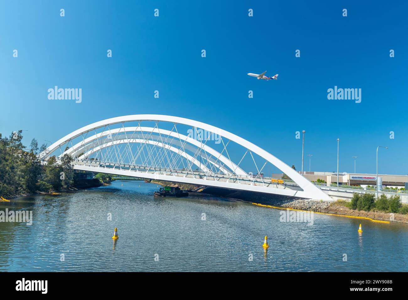 The newly-constructed Twin Arch Bridge over Alexandra Canal at Sydney ...