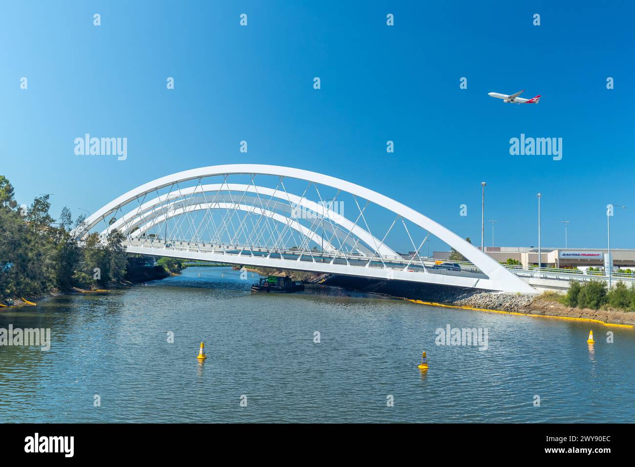 The newly-constructed Twin Arch Bridge over Alexandra Canal at Sydney ...