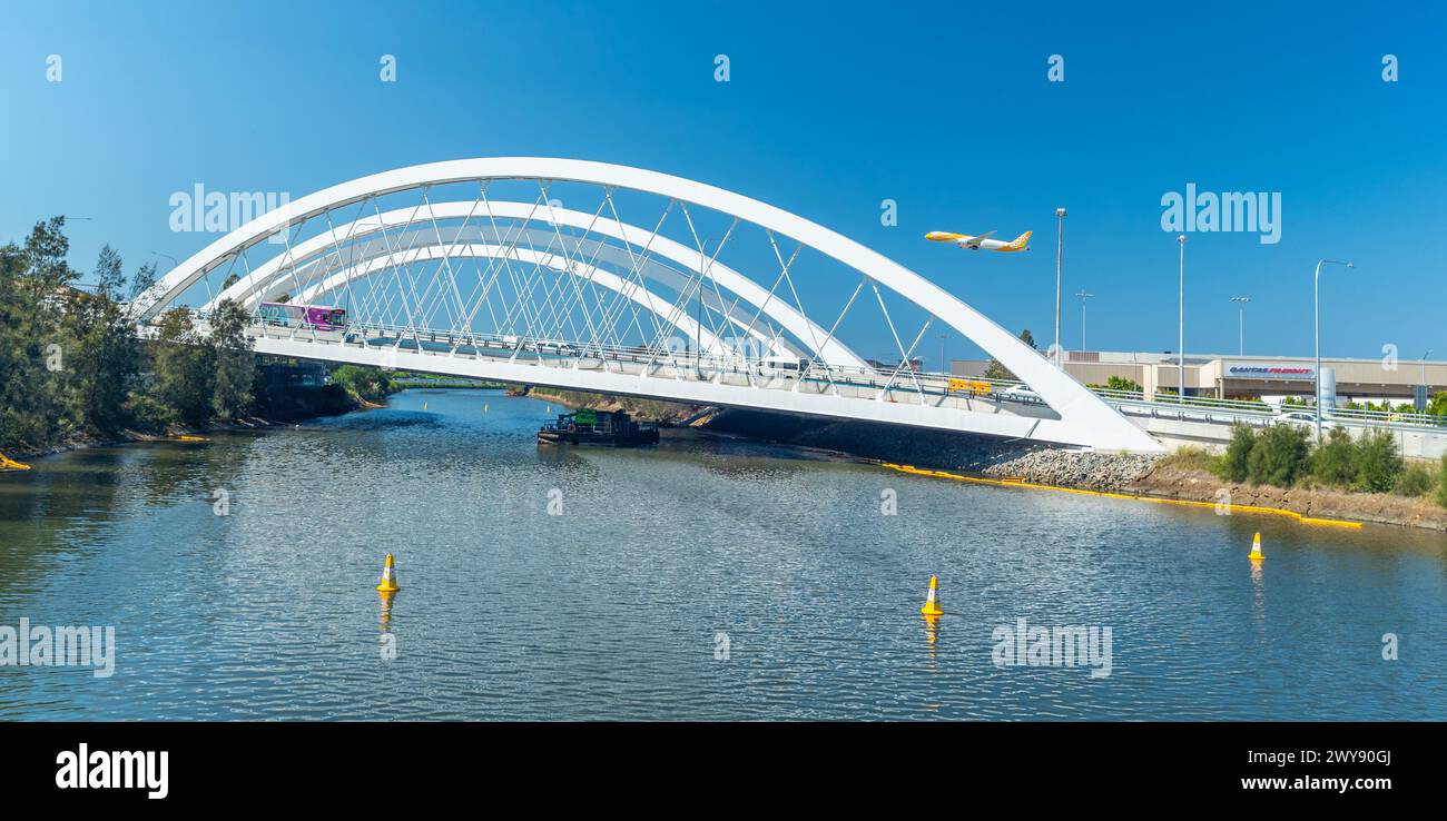 The newly-constructed Twin Arch Bridge over Alexandra Canal at Sydney ...