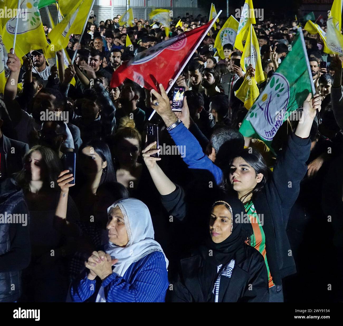 Metropolitan municipality mayorship hi-res stock photography and images ...