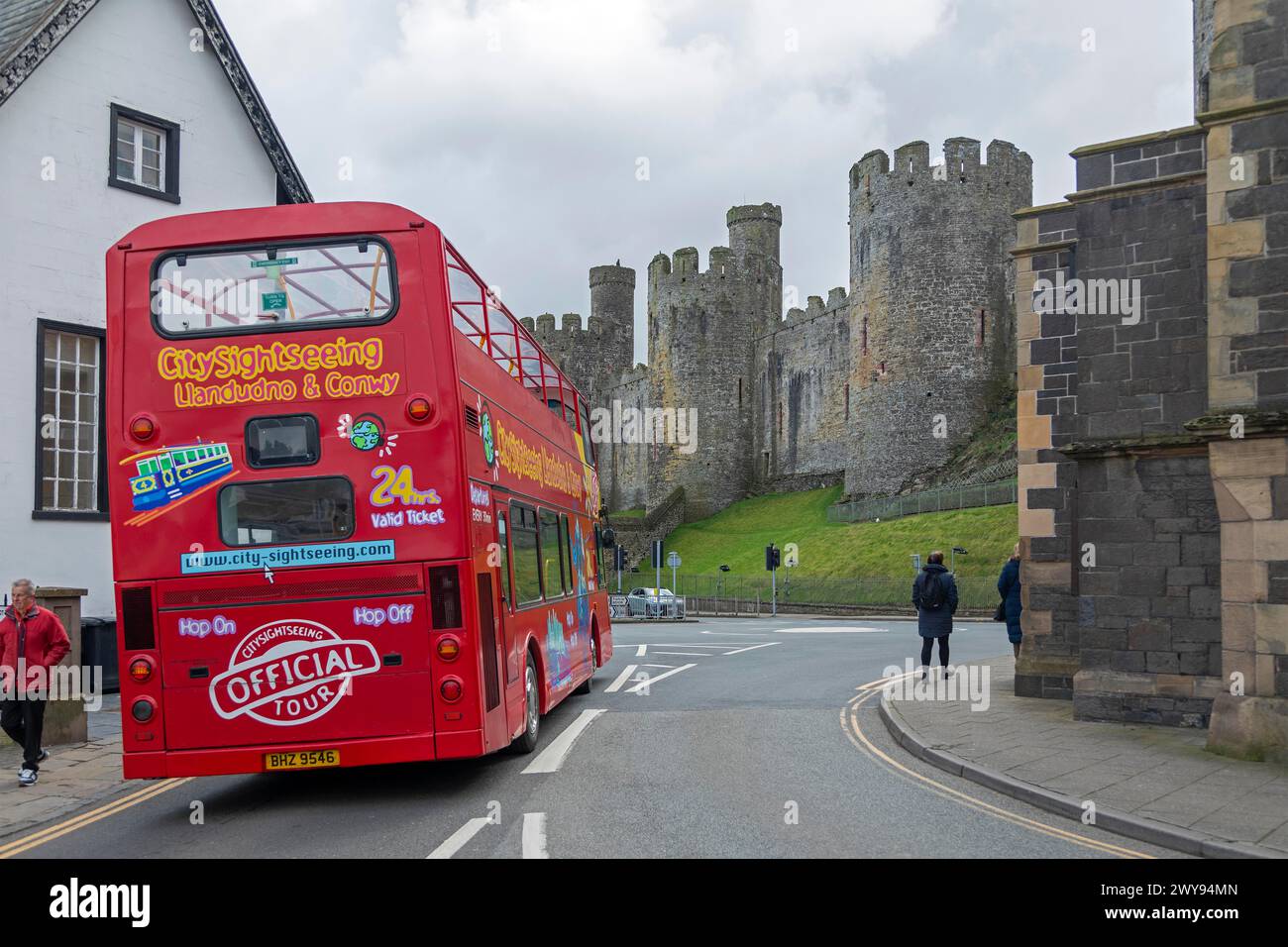 Double-decker bus, castle, Conwy, Wales, Great Britain Stock Photo - Alamy