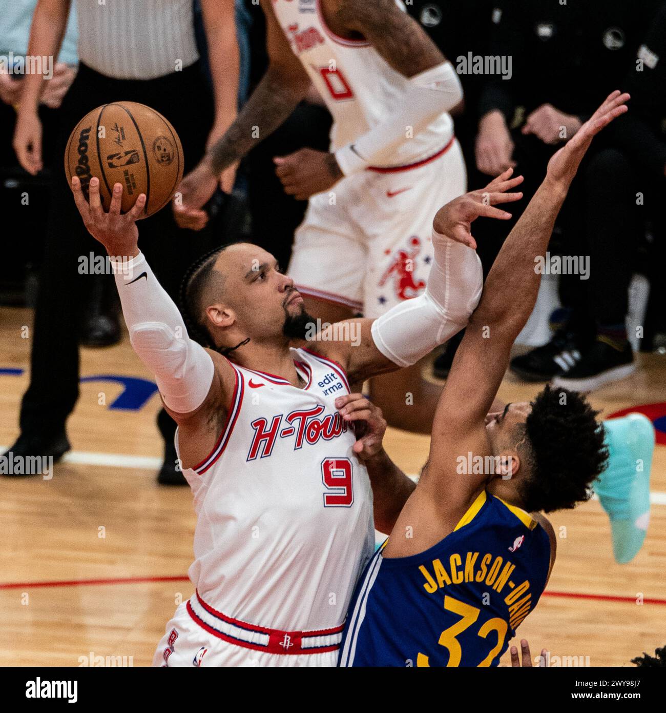 Houston, USA. 4th Apr, 2024. Dillon Brooks (L) of Houston Rockets goes ...