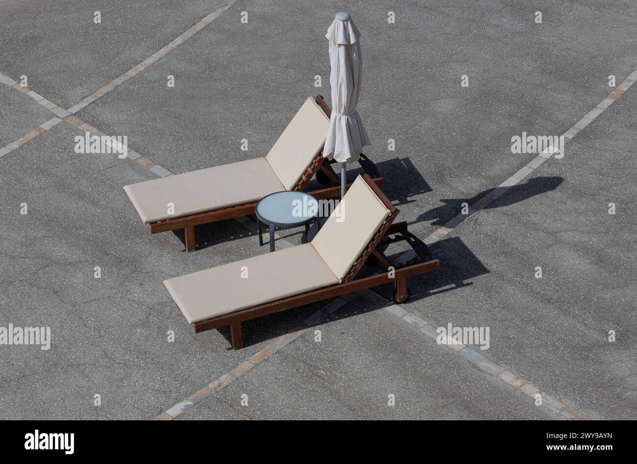 Ready for sunbathing hi-res stock photography and images - Alamy