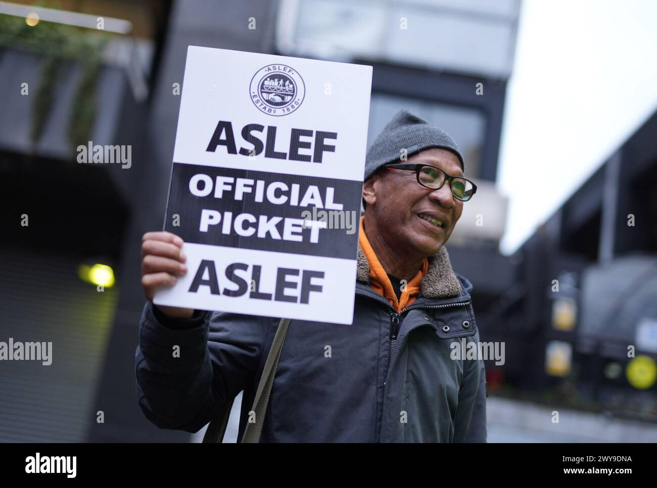 Train drivers from the Aslef union on the picket line at Euston station ...