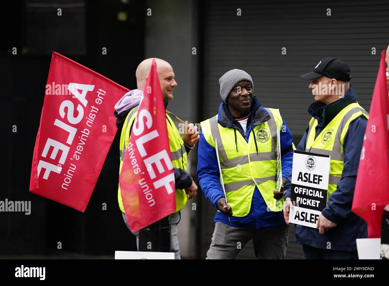 Train drivers from the Aslef union on the picket line at Euston station ...