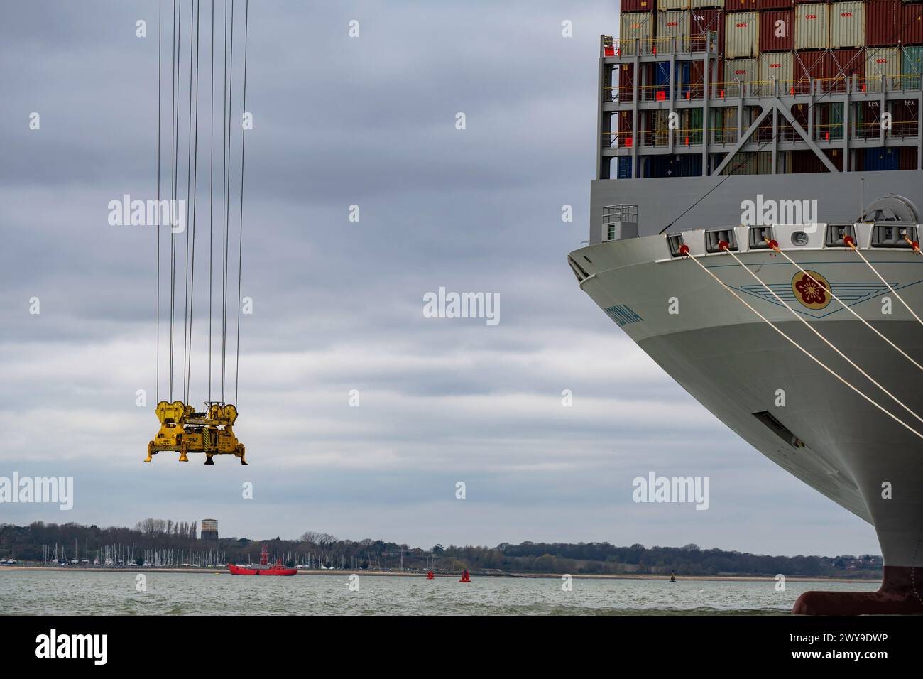 Oocl gdynia container ship hi-res stock photography and images - Alamy
