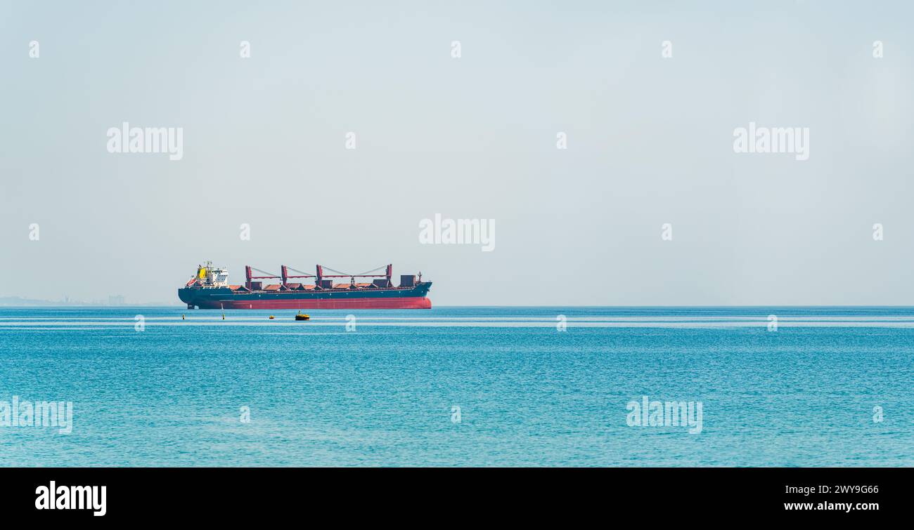 Bulk carrier ship hi-res stock photography and images - Alamy