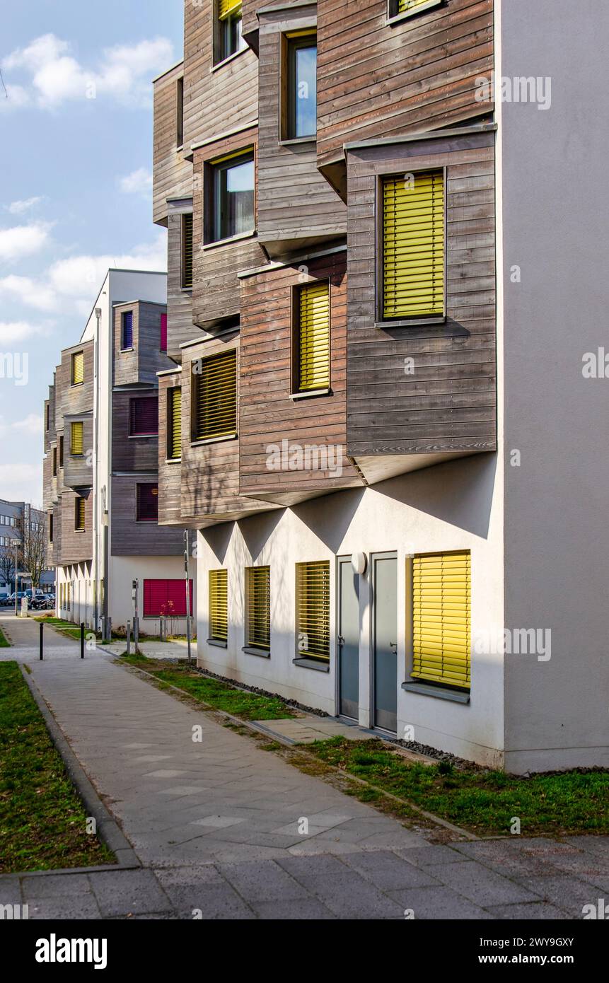 Building daylight windows windows street street outdoor wood housing hi ...