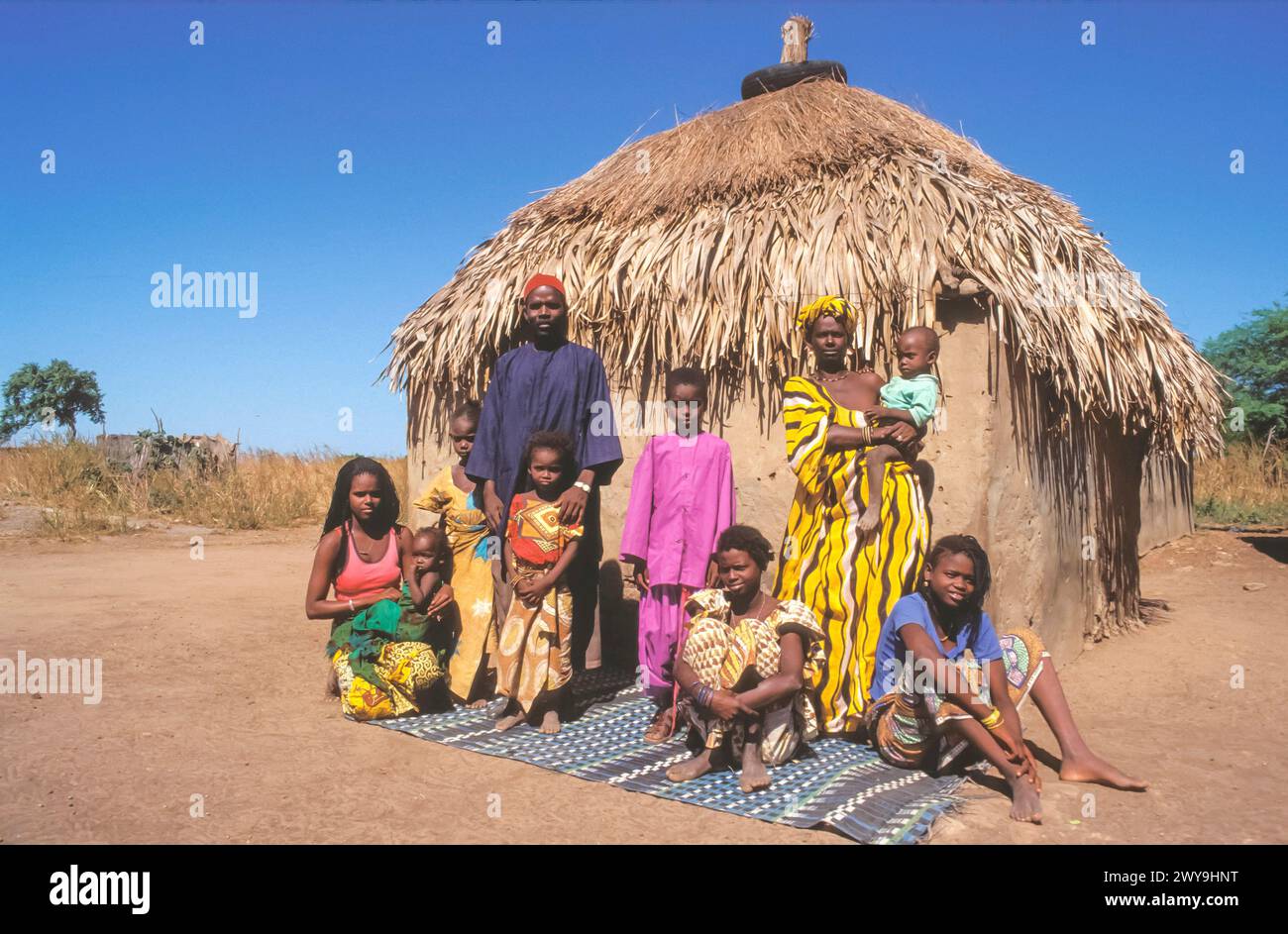 Polygamy family hi-res stock photography and images - Alamy