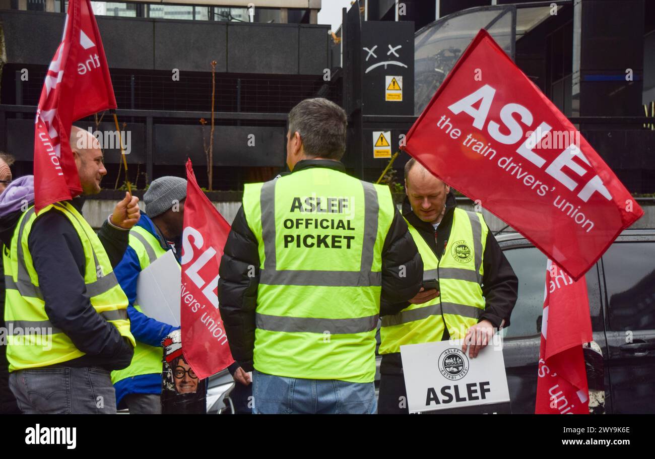 London, UK. 5th April 2024. ASLEF train drivers' union picket outside ...