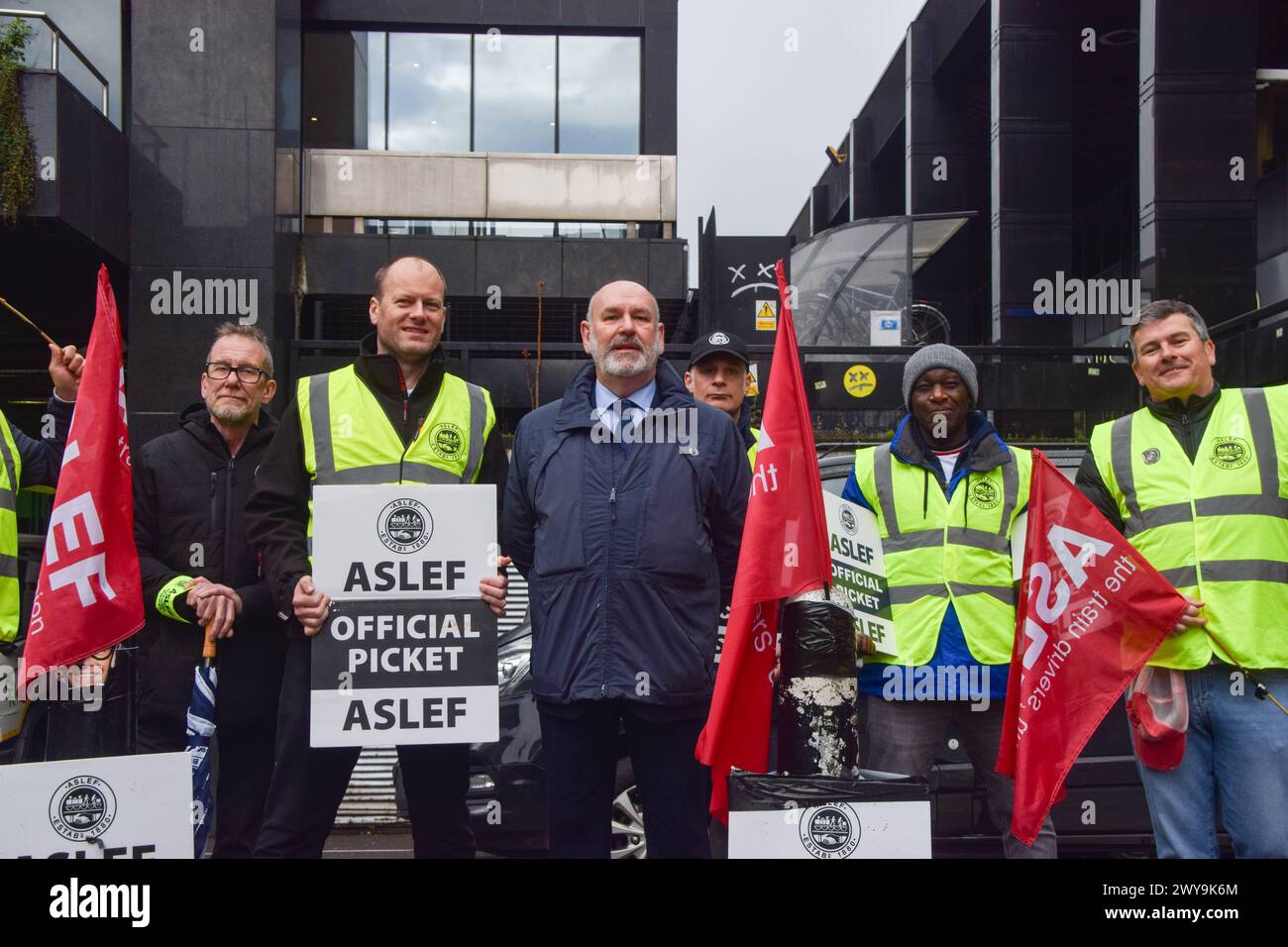 London, UK. 5th April 2024. Mick Whelan (c), General Secretary of ASLEF ...