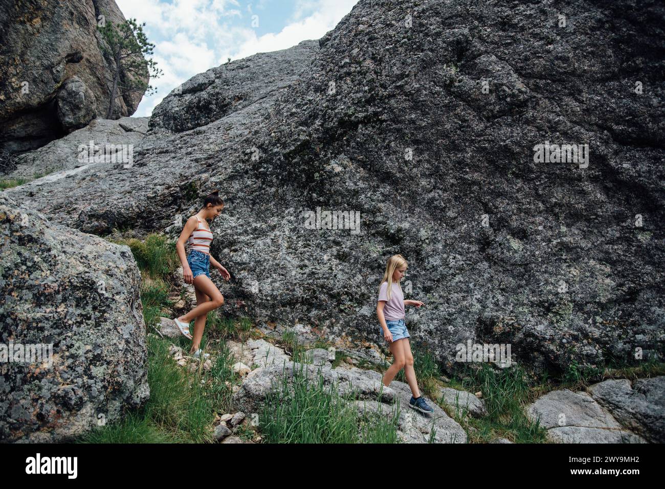 Two teen girls side by side hi-res stock photography and images - Alamy