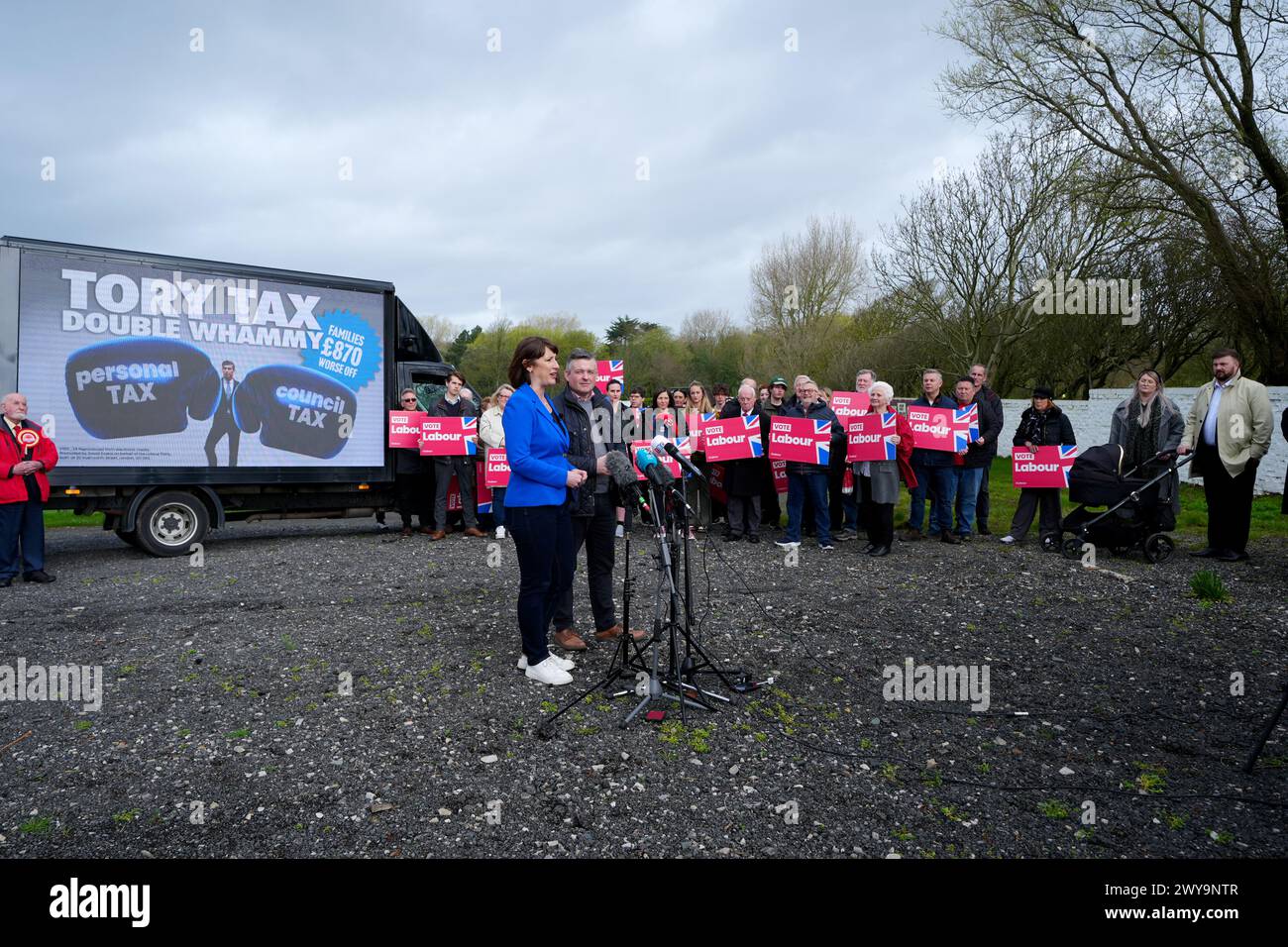 Shadow chancellor Rachel Reeves and shadow paymaster general Jonathan ...