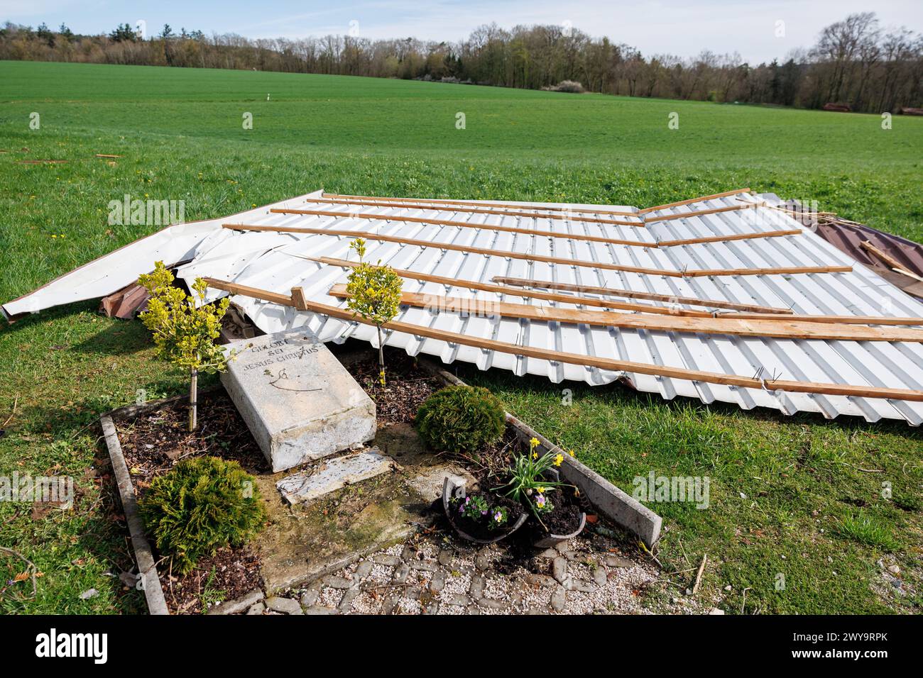 Berching, Germany. 05th Apr, 2024. A roof of an agricultural vehicle ...