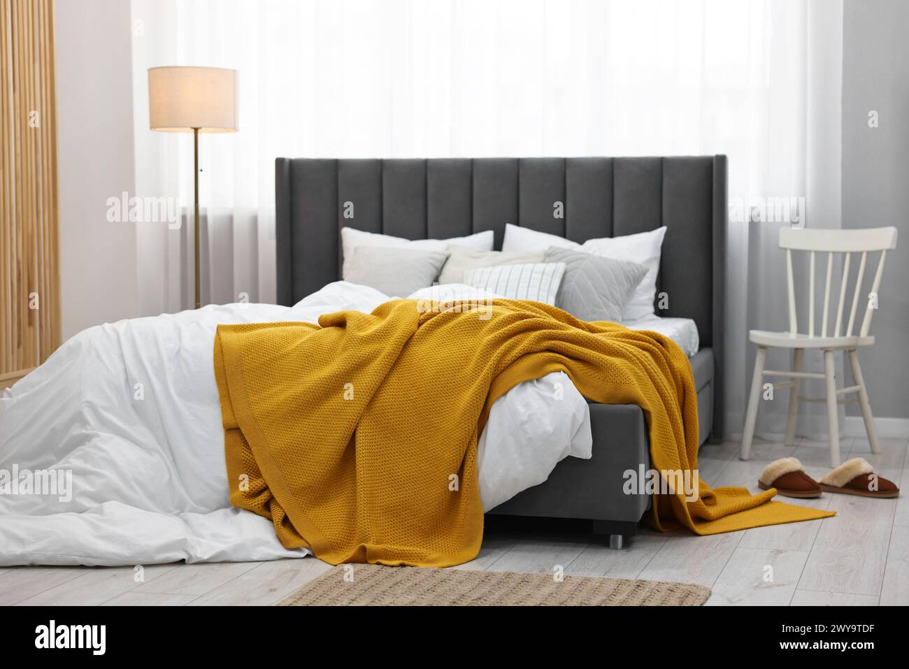 Bright plaid on bed hi-res stock photography and images - Alamy