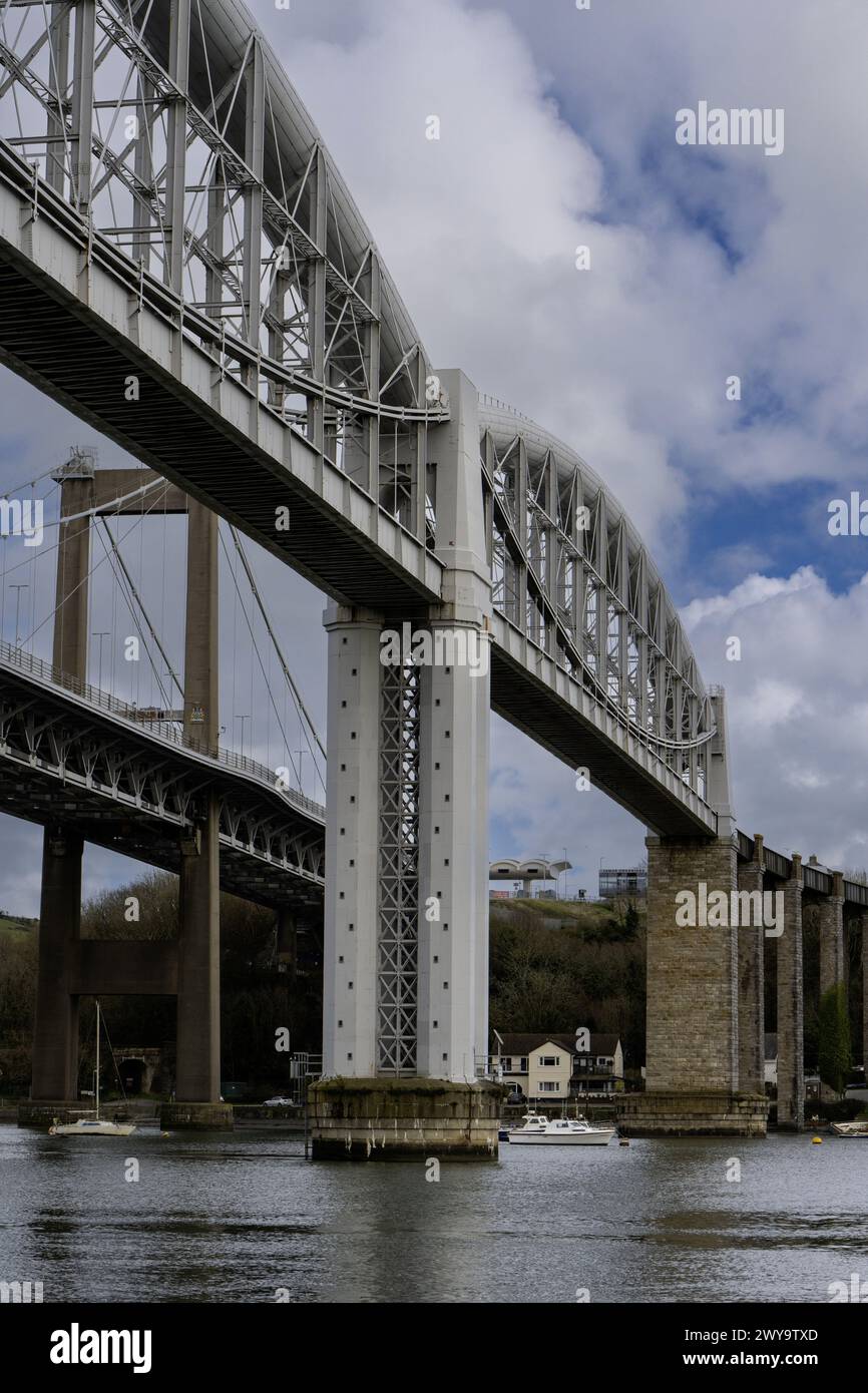 Royal albert bridge hi-res stock photography and images - Alamy