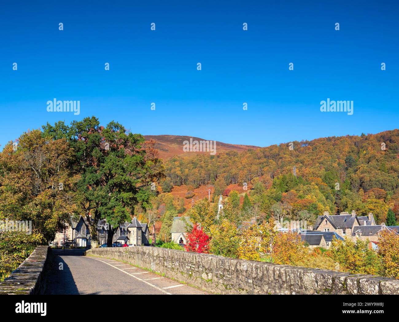 View of Kinloch Rannoch village in Autumn Stock Photo - Alamy