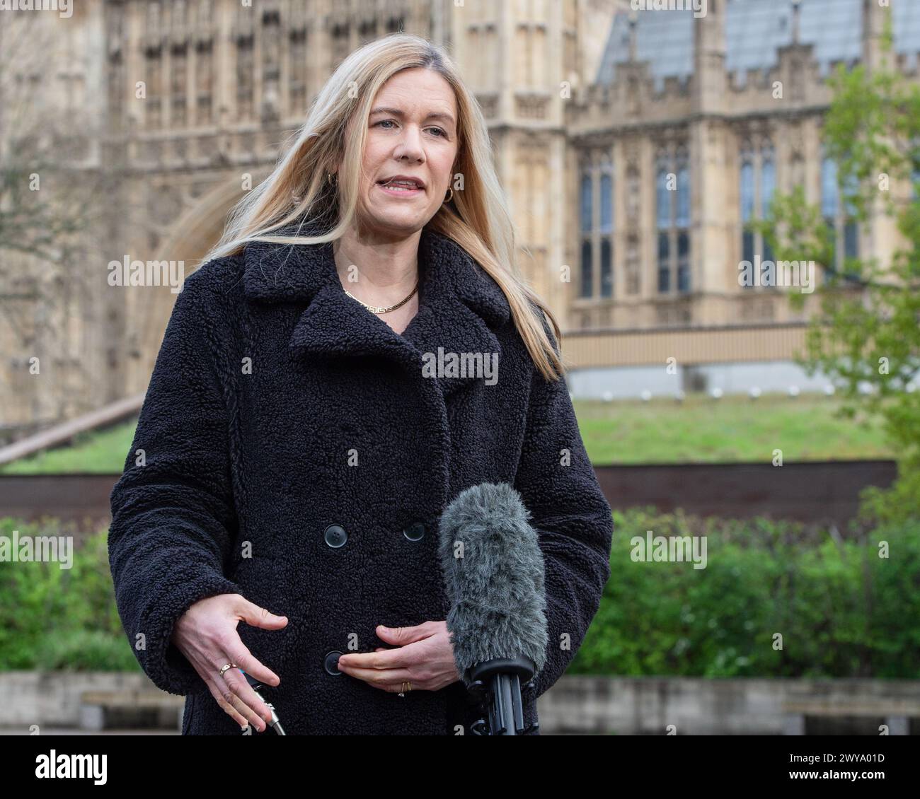 News labour reeves hi-res stock photography and images - Alamy