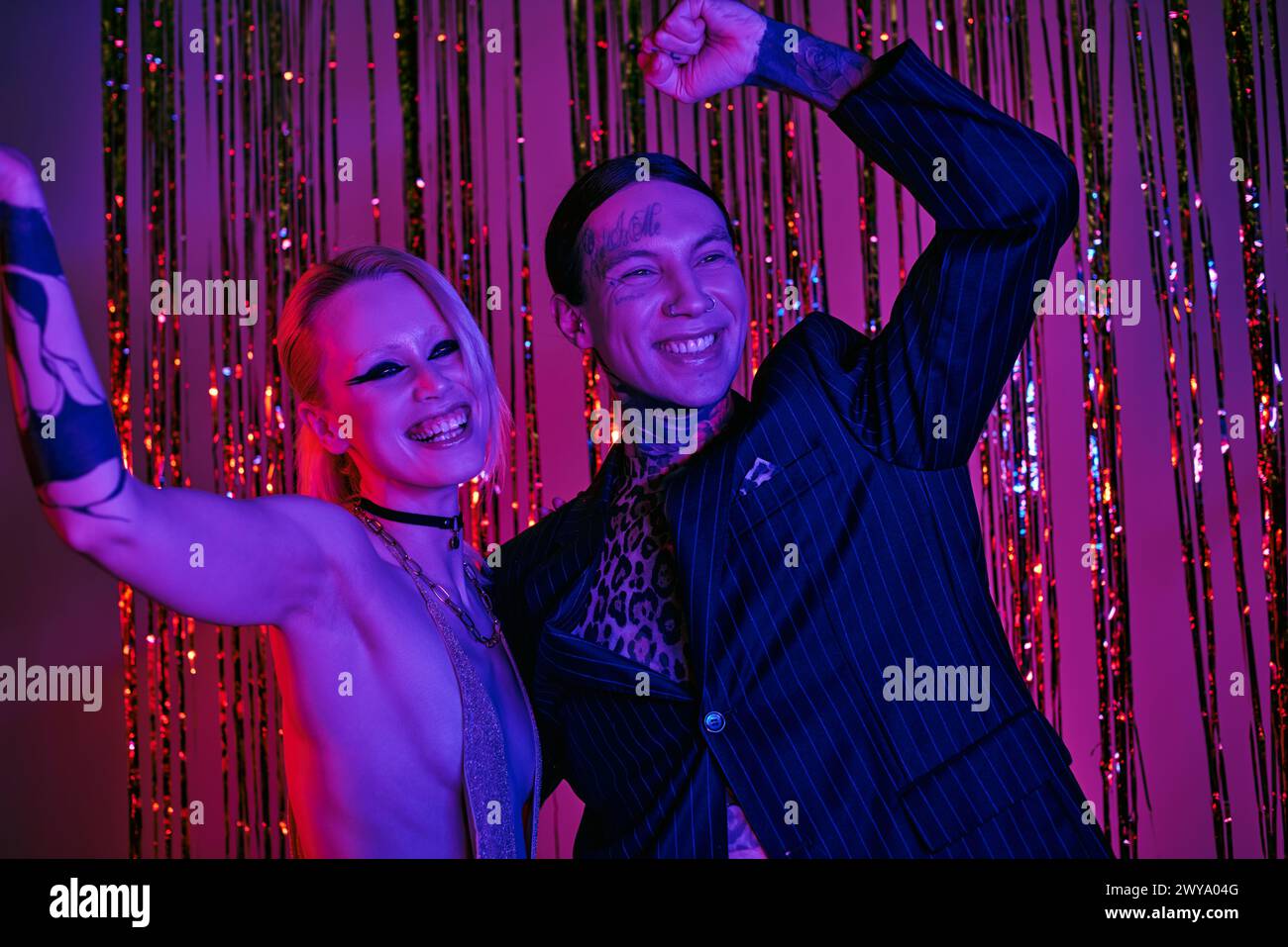 Couple nightclub nightlife hi-res stock photography and images - Alamy