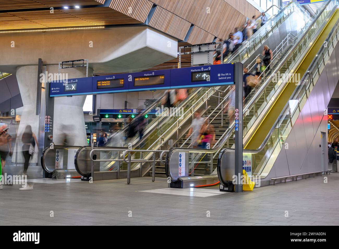 Escalators on concourse of London Bridge Railway Station, London ...