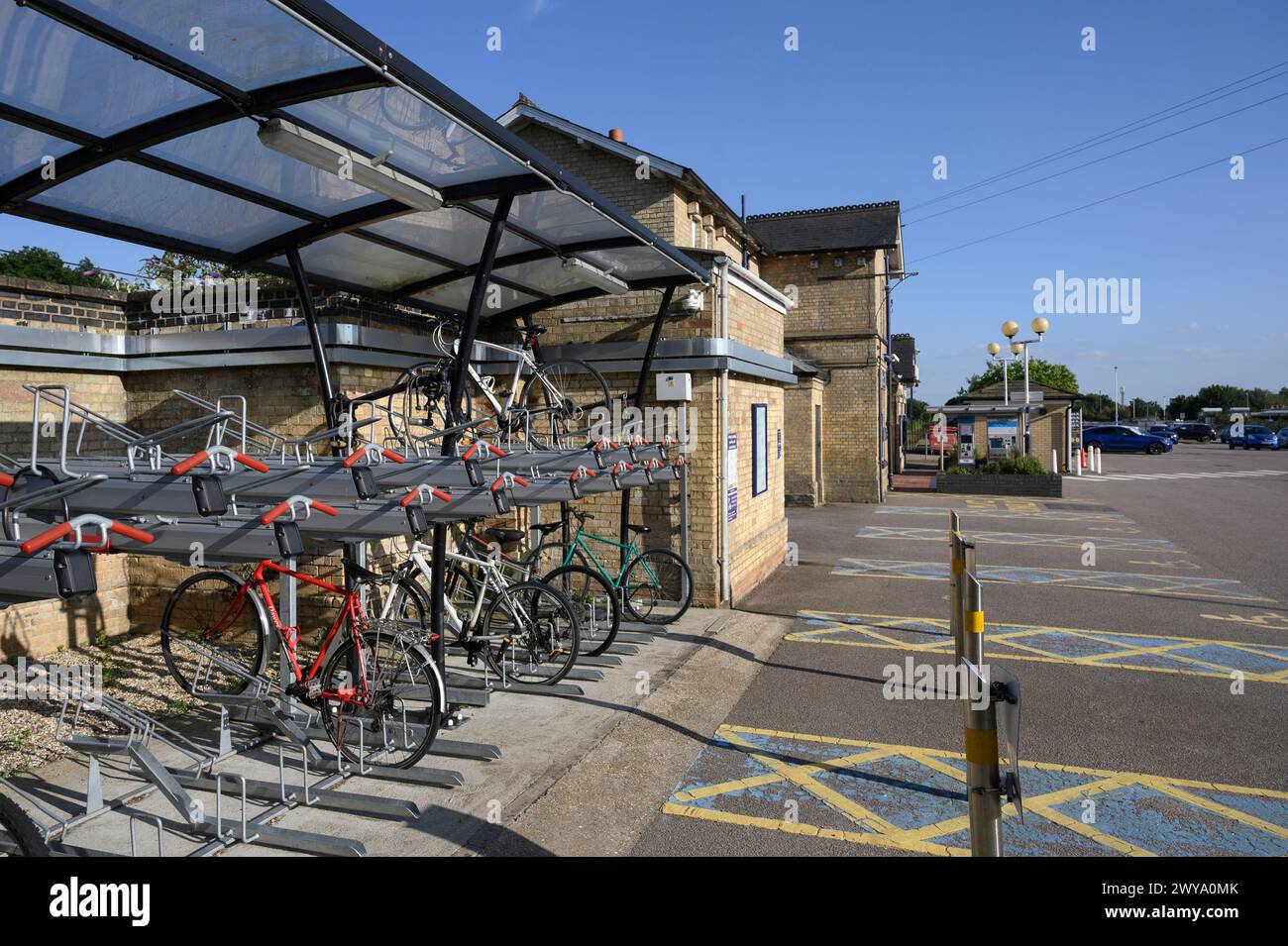Bicycle parking at Sandy railway station, Bedfordshire, England Stock ...