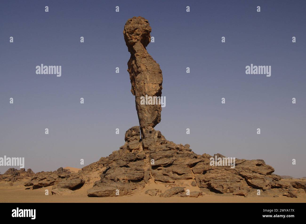 Finger of Allah rock formation in Akakus Mountains, Libya, North Africa ...