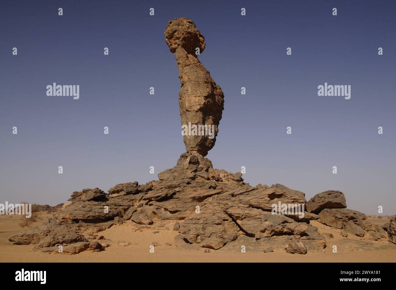 Finger of Allah rock formation in Akakus Mountains, Libya, North Africa ...