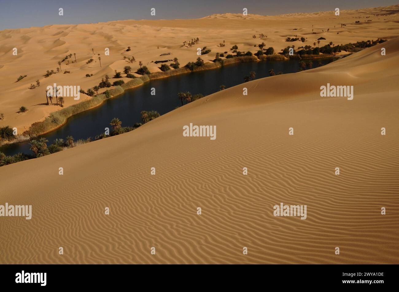 Picturesque orange Dunes of Ubari Oasis, Sahara Desert, Libya, North ...
