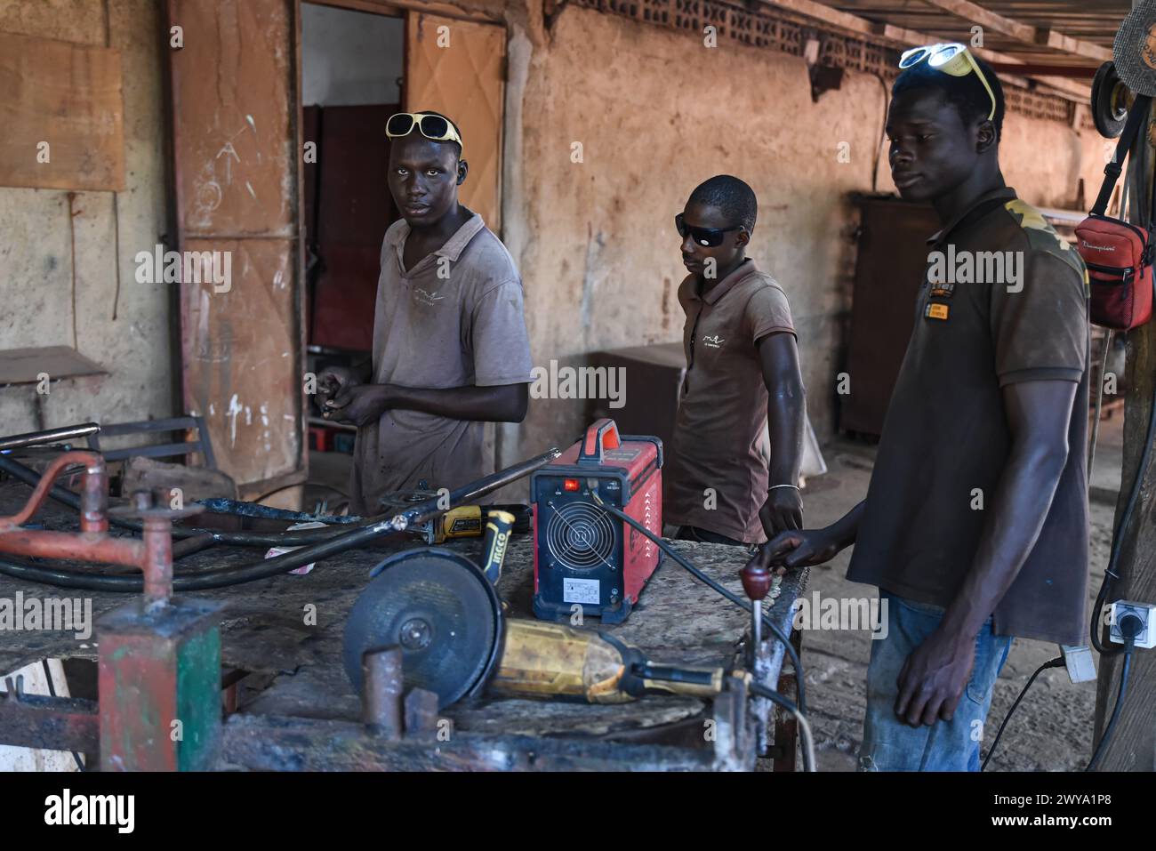 Bamako, Mali. 06th Nov, 2023. Nicolas Remene/Le Pictorium - Carpentry ...