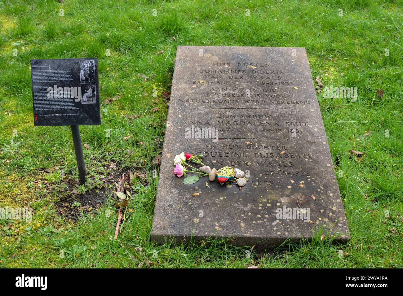Grave Johannes Diderik Van Der Waals And Jacqueline E Van Der Waals At ...