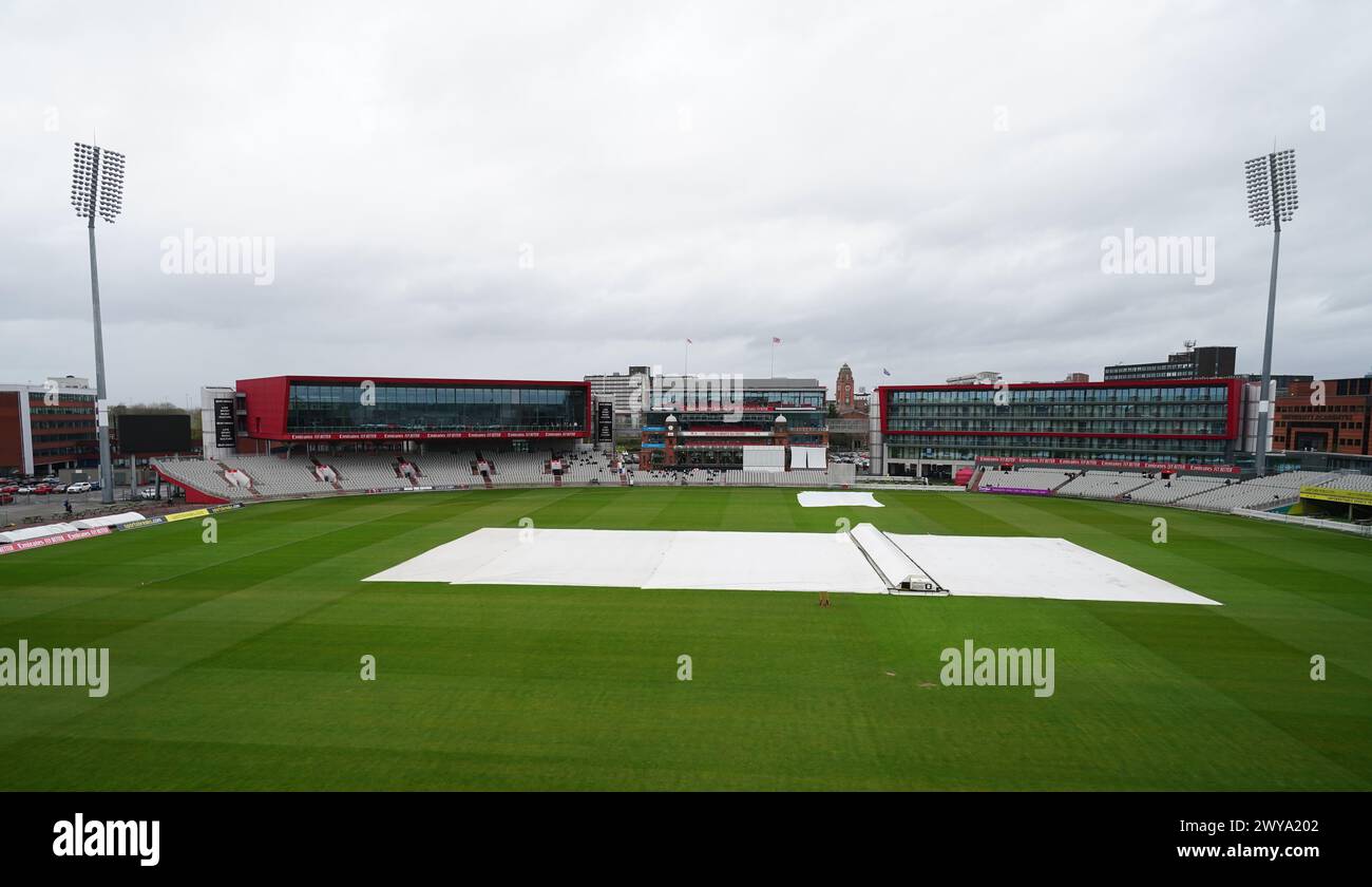 Covers on as rain falls during day one of the Vitality County ...