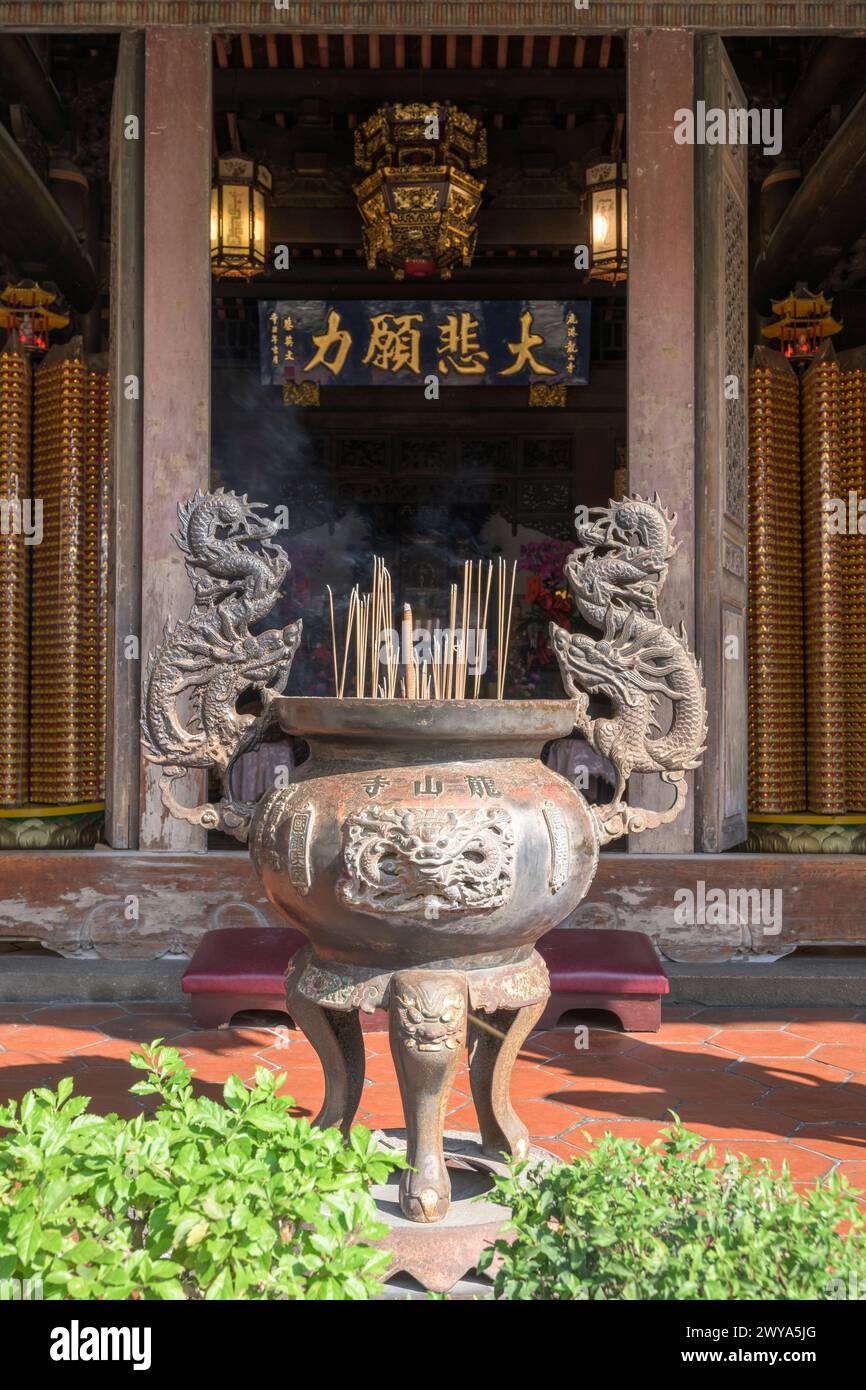 Altar of incense temple hi-res stock photography and images - Alamy