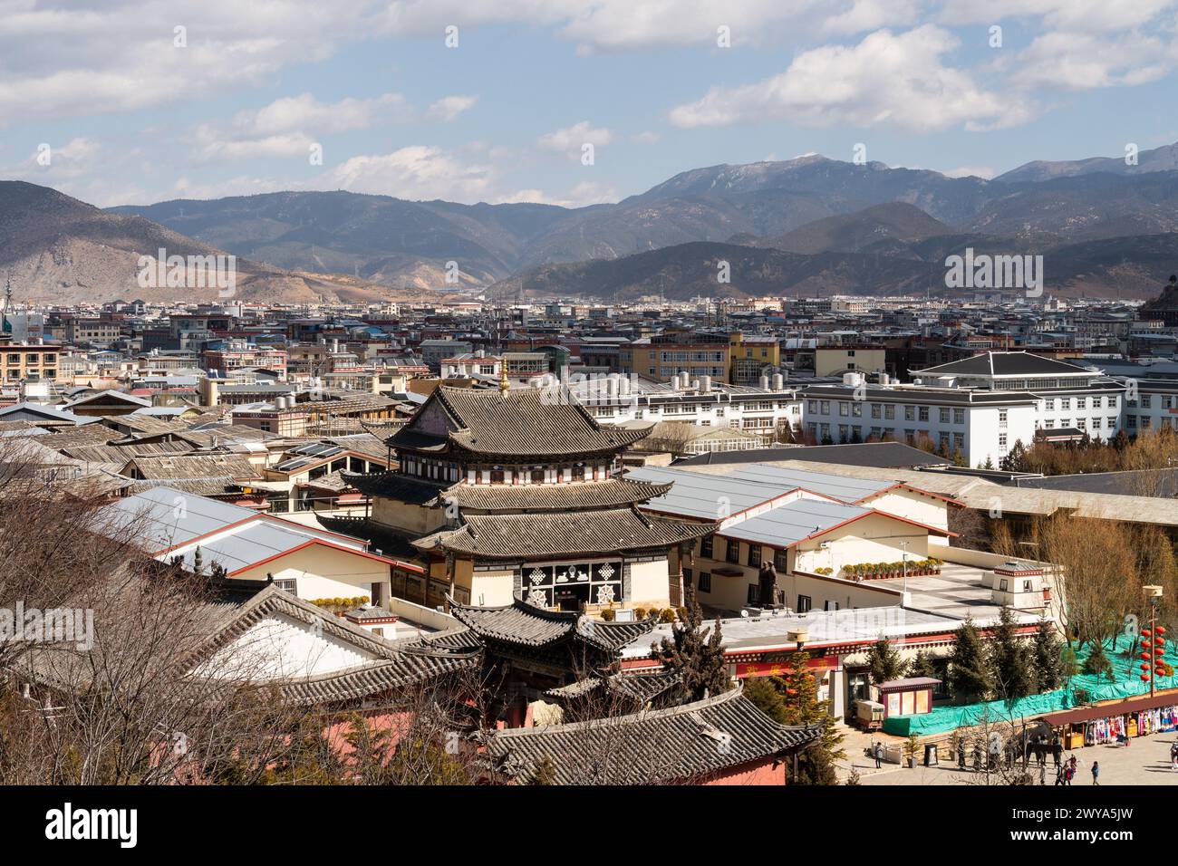 Zhongdian yunnan province china hi-res stock photography and images - Alamy