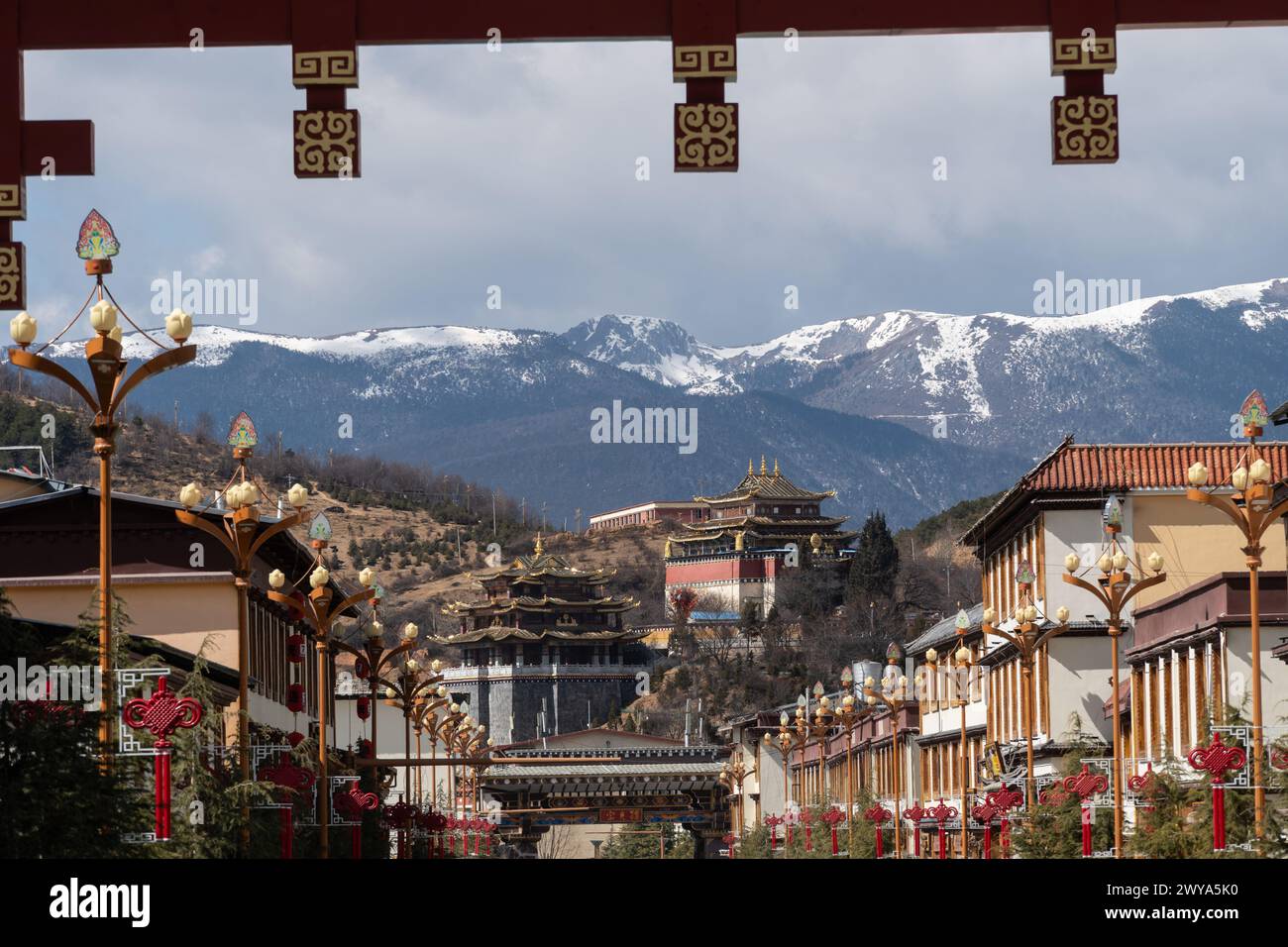 Zhongdian, China: City view of Zhongdian on the Tibetan plateau in the ...