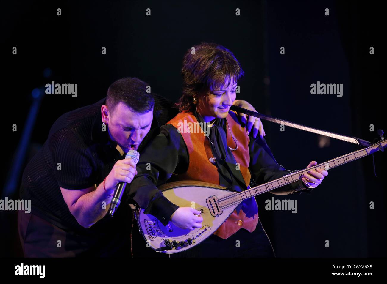 Taner Sahintürk als Dincer und Ceren Bozkurt während der Fotoprobe für ...