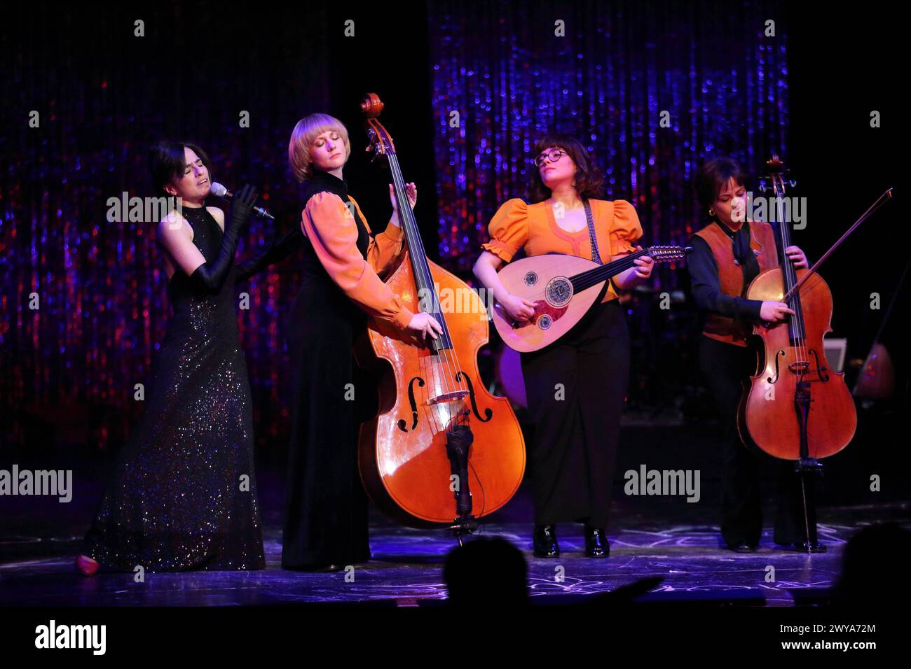 Sesede Terziyan als Fatma, Claire Cross, Cham Saloum und Ceren Bozkurt ...