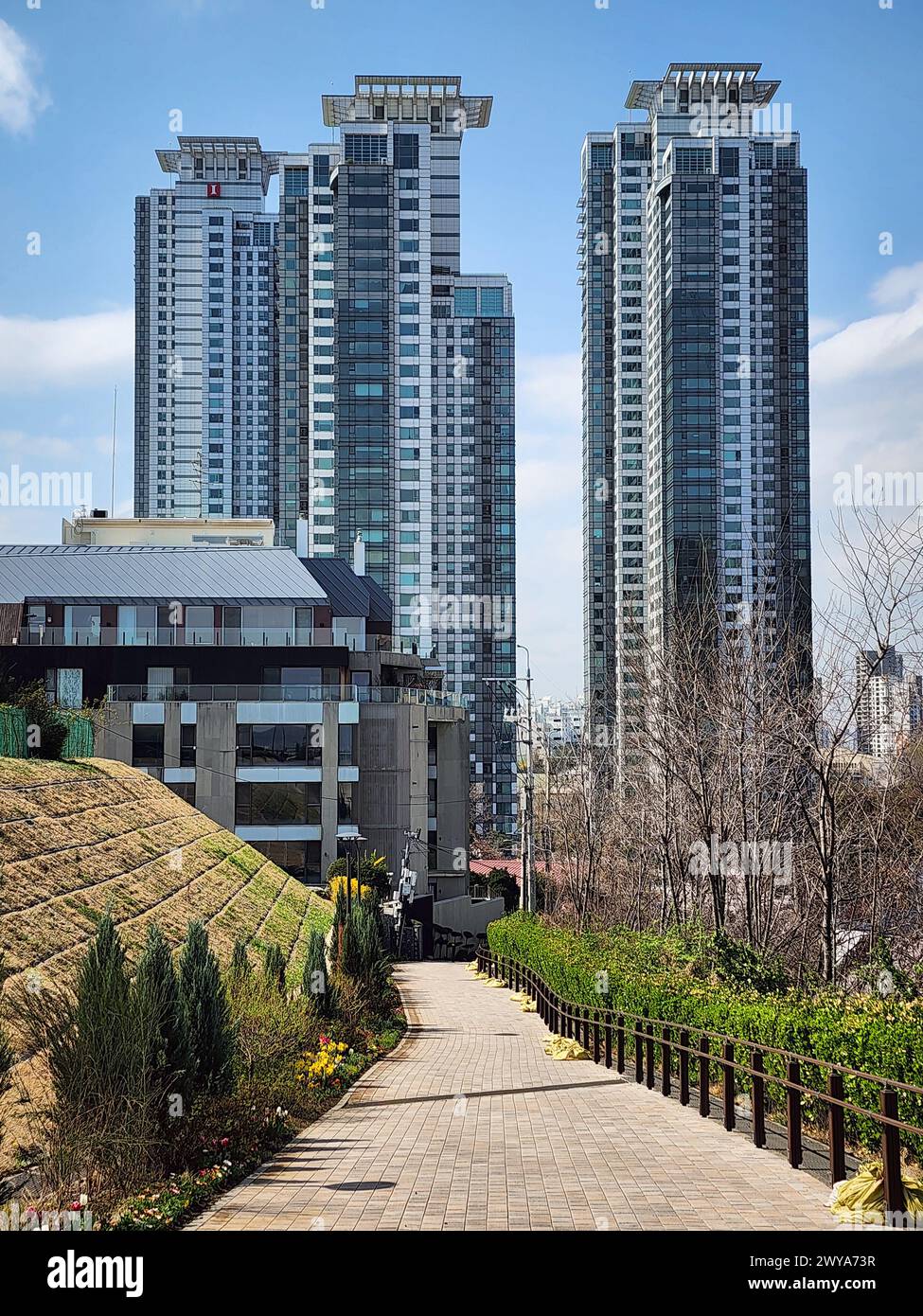 I-Park Samseong: Luxury Apartments and Surrounding Neighborhoods in ...