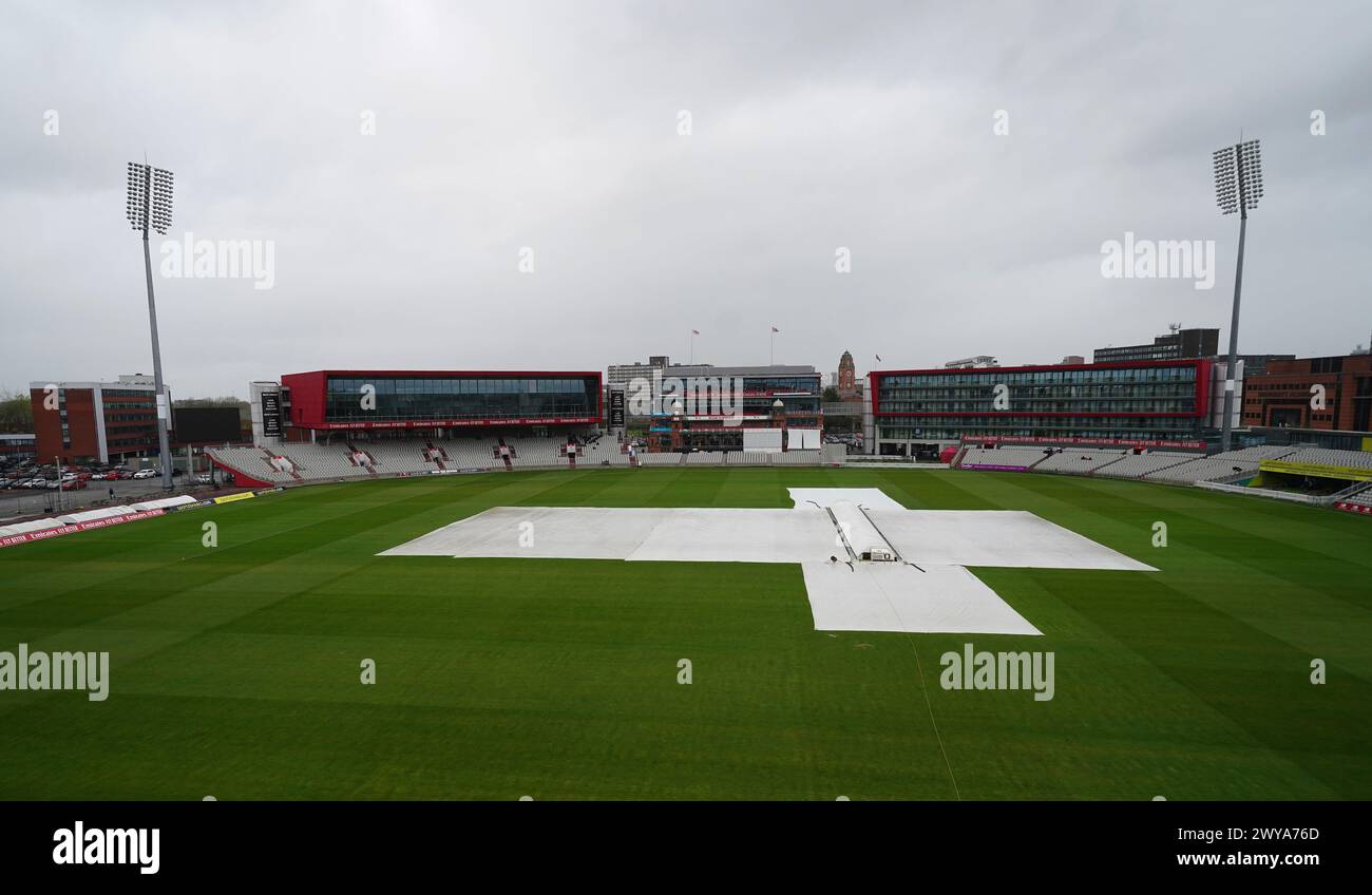 Covers on as rain falls during day one of the Vitality County ...