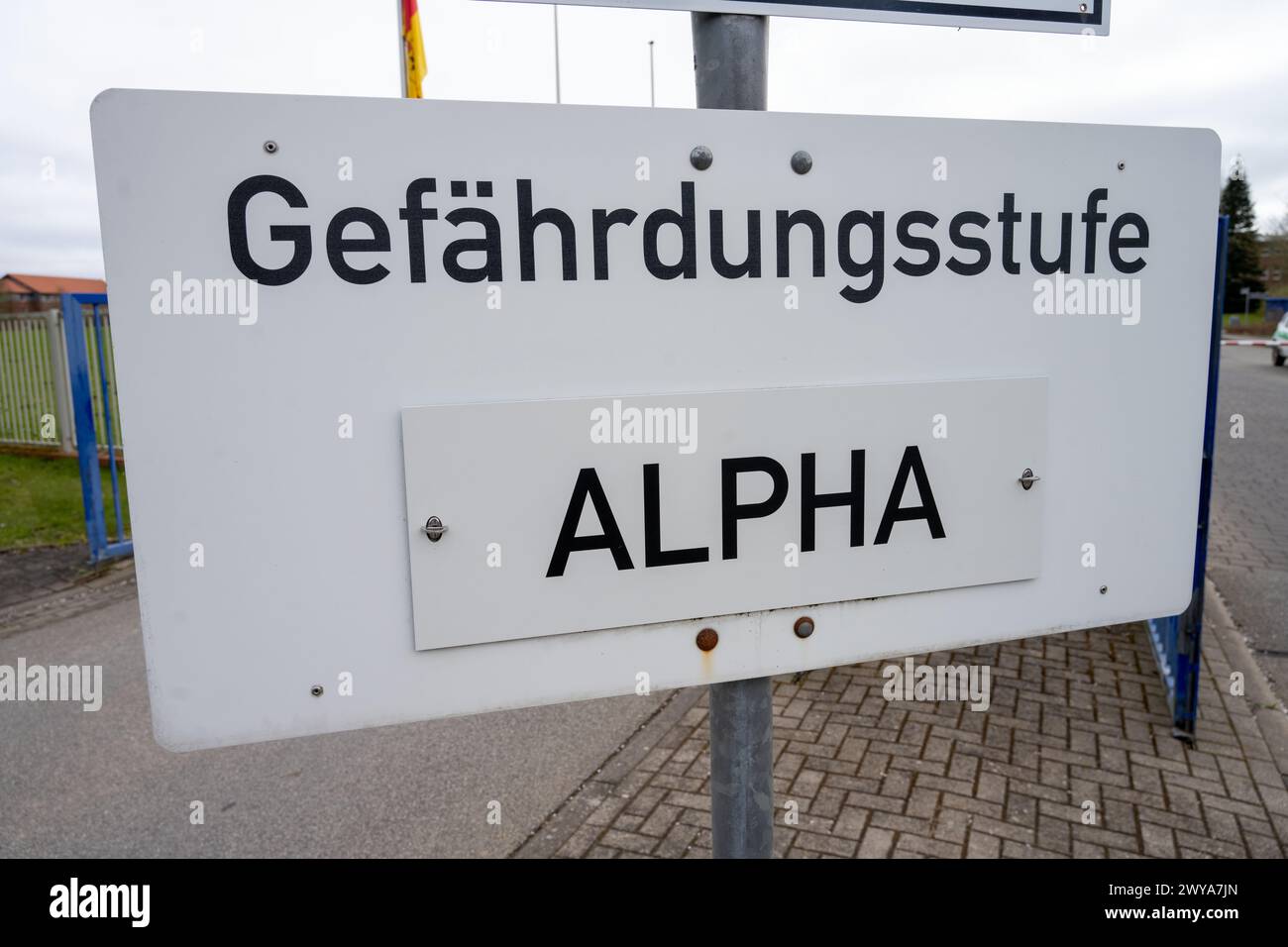 Parow, Germany. 03rd Apr, 2024. A sign with the words "Hazard level ...