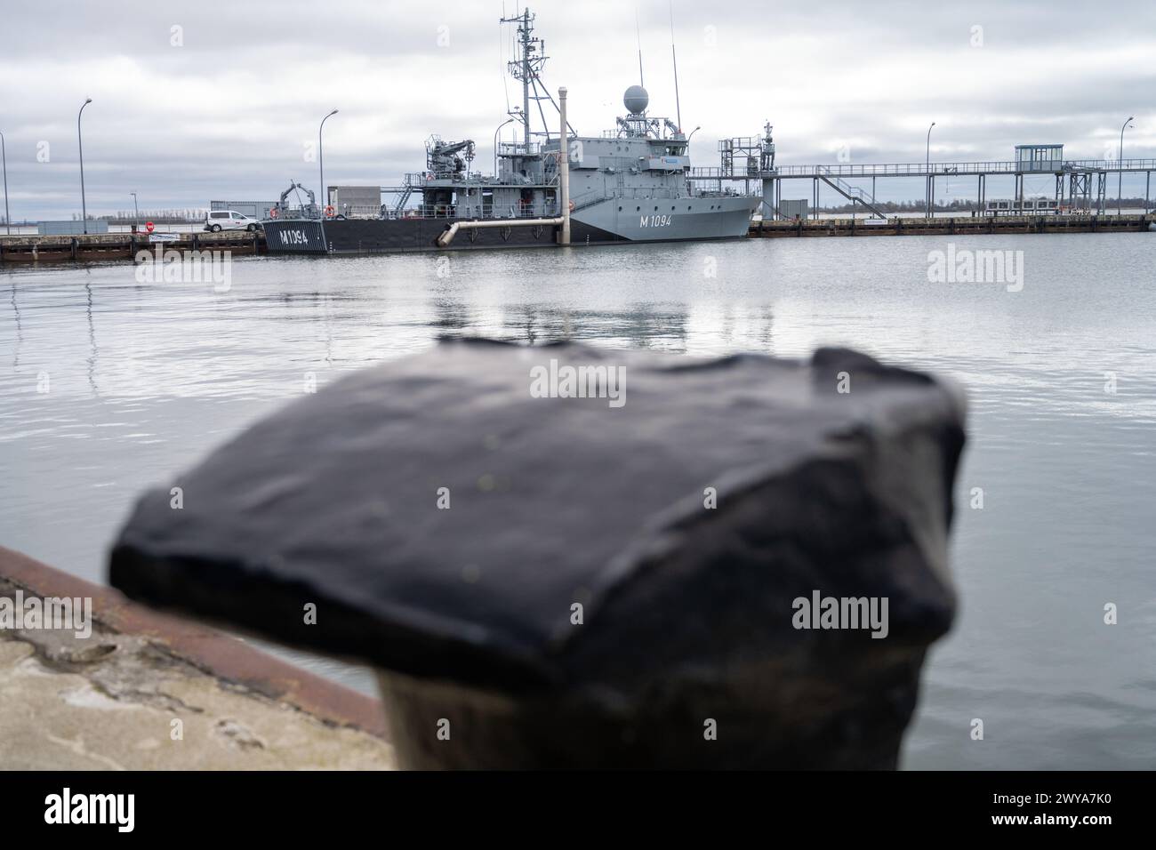 Shooting etiquette hi-res stock photography and images - Alamy