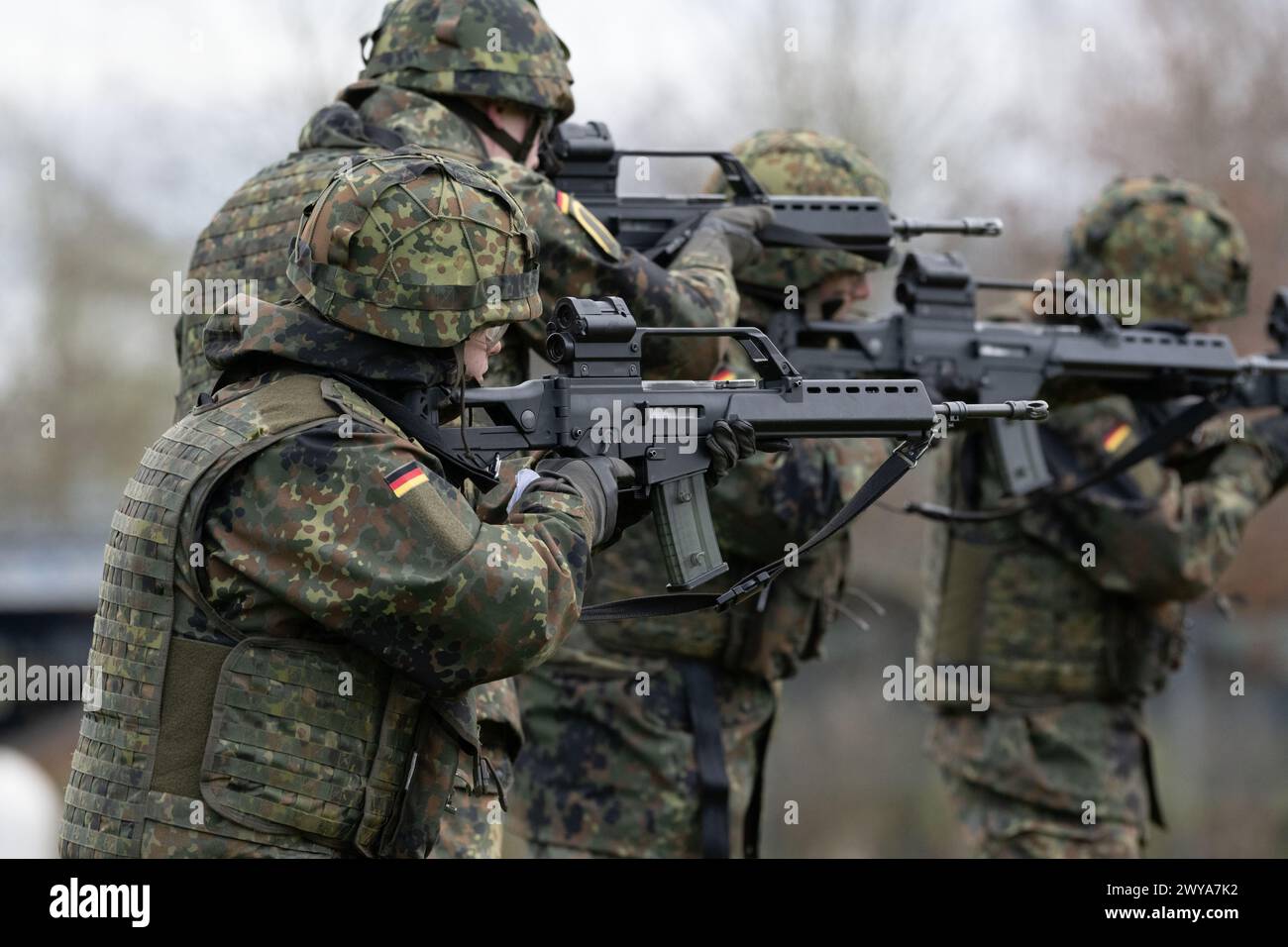 Hands on technical training hi-res stock photography and images - Alamy